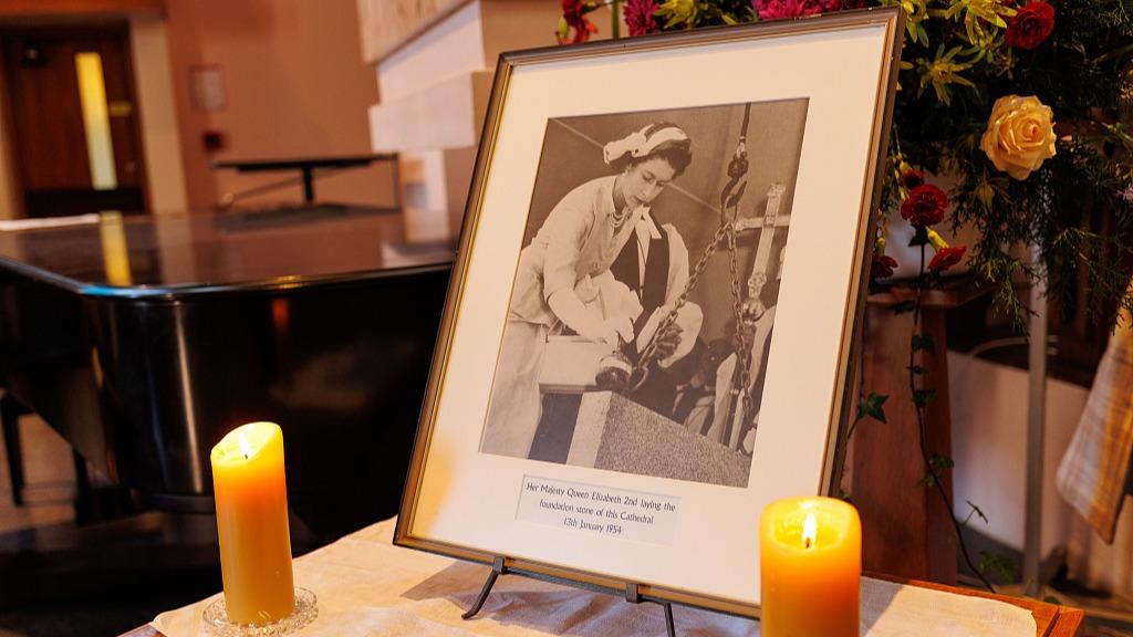 Си Дзинпин изказа съболезнования на новия британски крал Чарлз Iii по повод кончината на Елизабет Ii