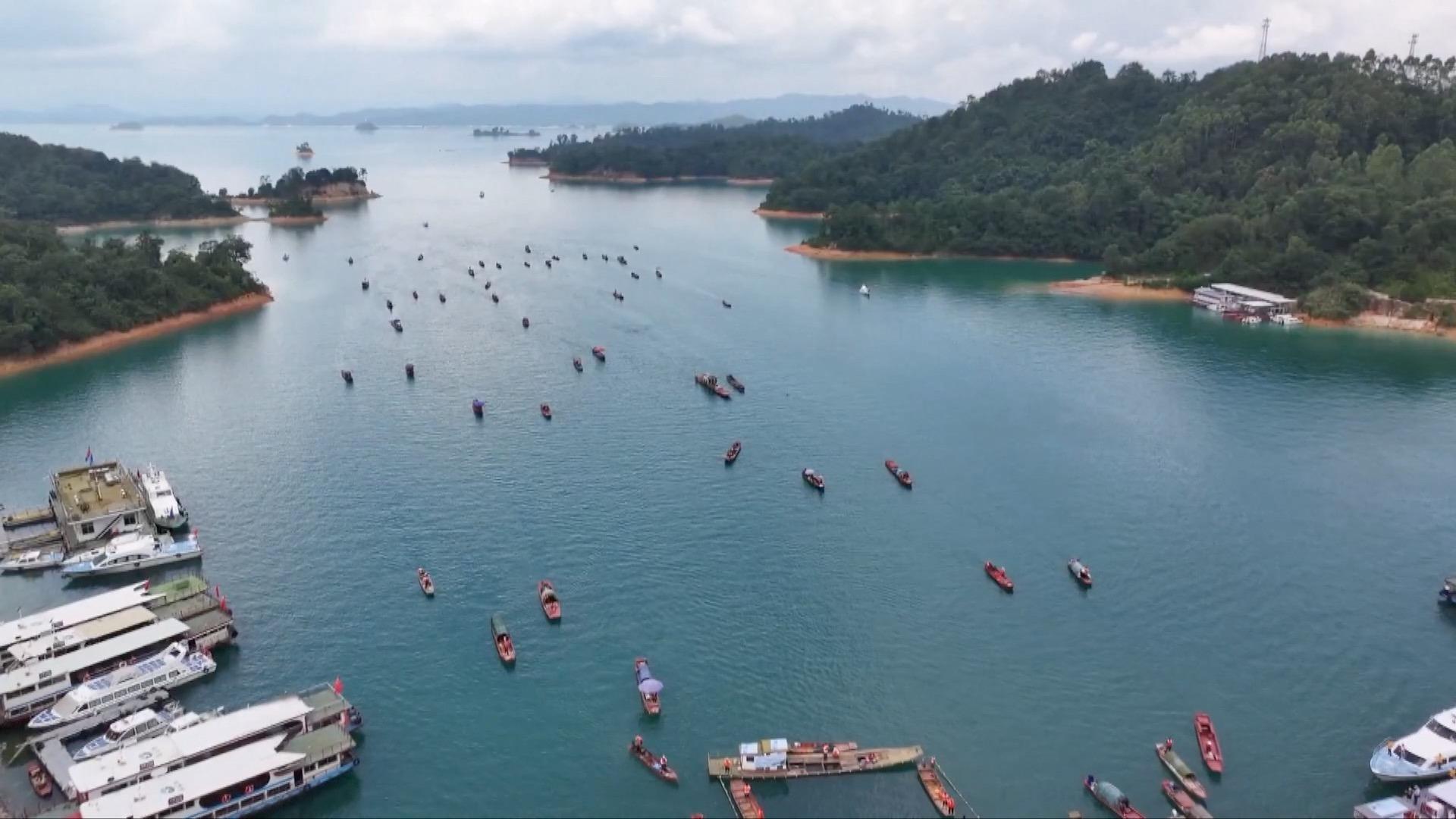 Jezero Wanlu v provincii Guangdong bylo oficiálně otevřeno pro rybolov ...