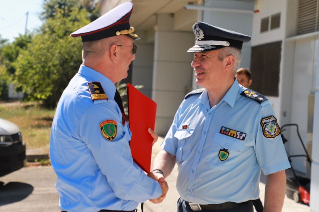 Bashkëpunim Shqipëri-Greqi për të lehtësuar kalimin në pikat kufitare